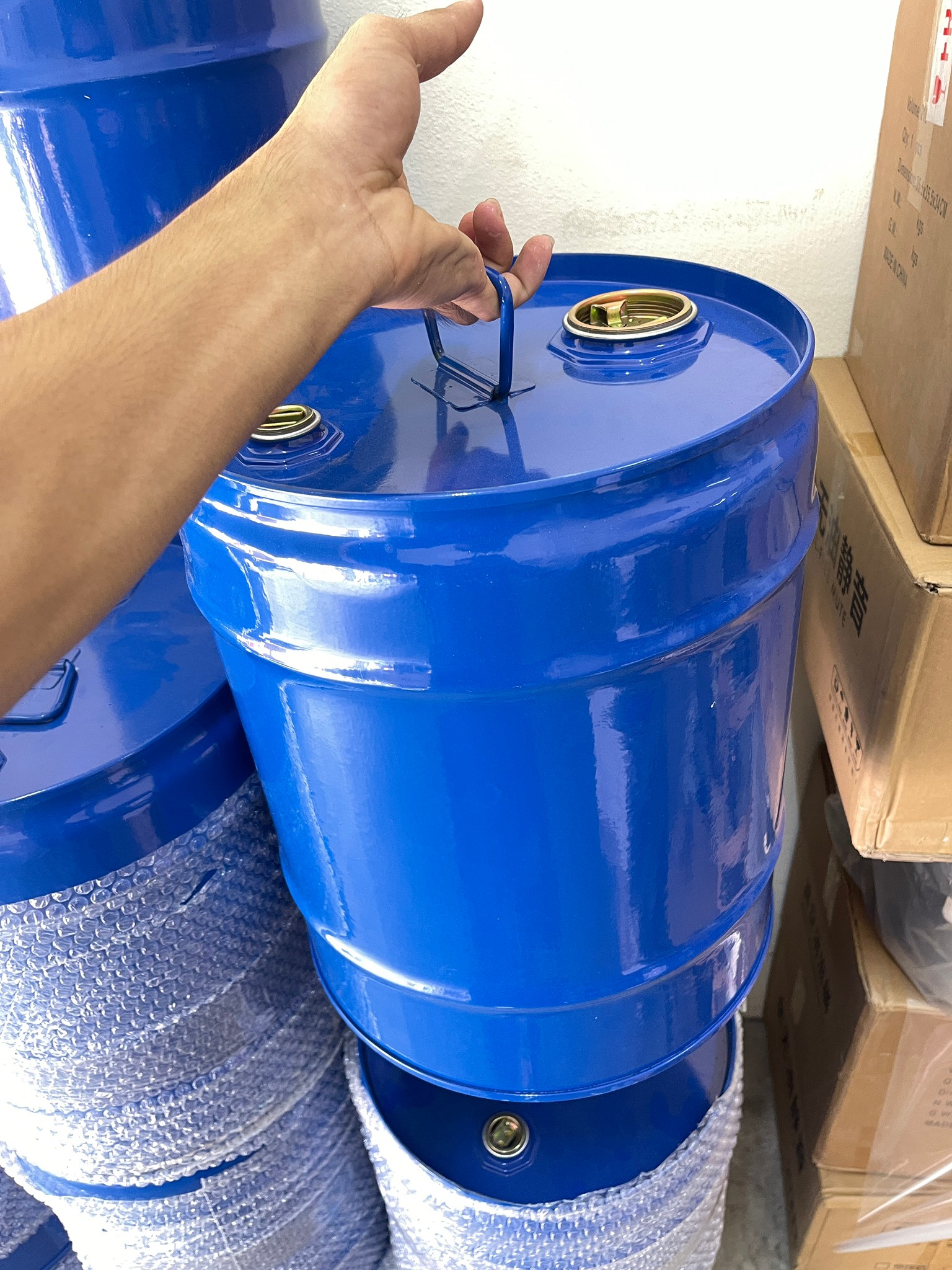 ถังสีและถังเหล็กบรรจุเคมี (Paint and Chemical Steel Barrels) | ปัญญาเคมีภัณฑ์ PYCM จำหน่ายเคมี